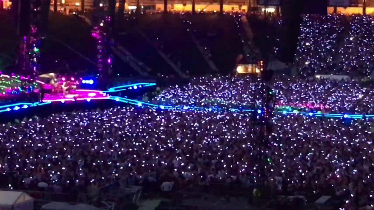 Sky full of stars Coldplay live xylobands HD 2016 - YouTube