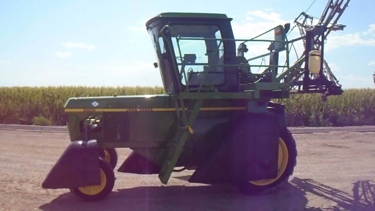 John Deere 6500 Sprayer / Hi-cycle Video - YouTube