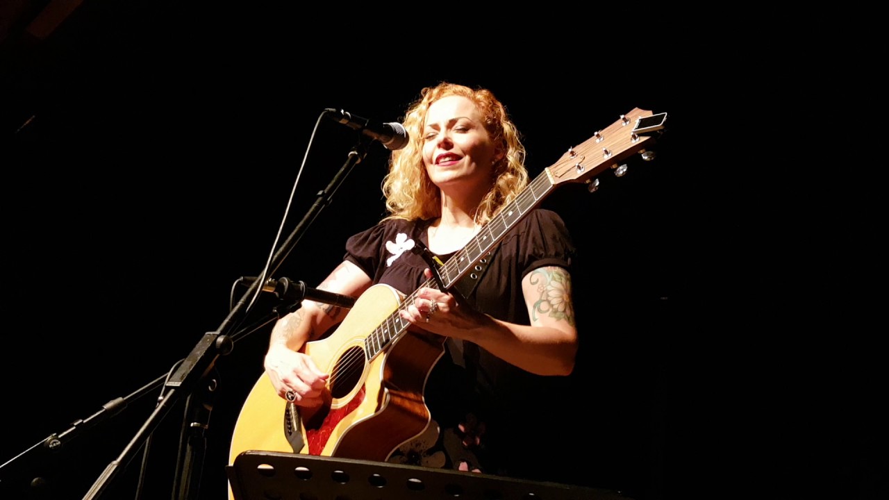 Anneke van Giersbergen - Little Red Corvette (Prince cover) Thiemeloods ...
