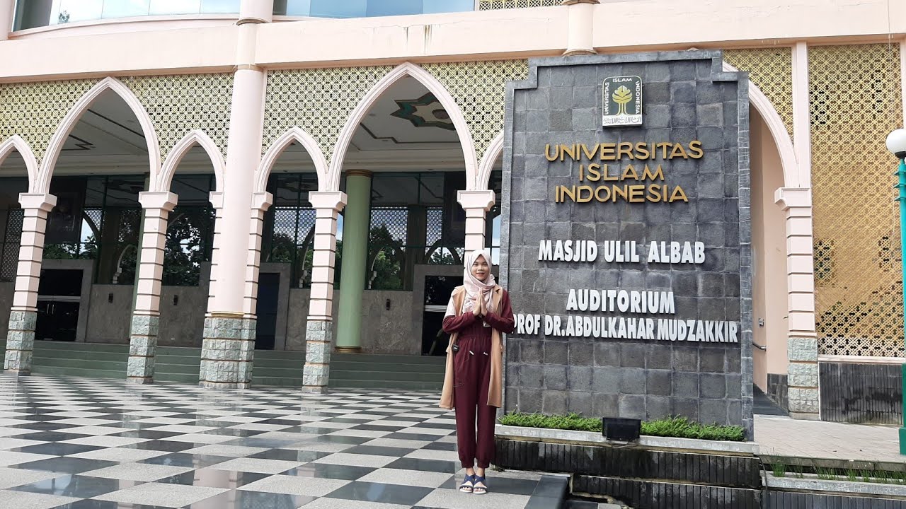Universitas Islam Indonesia Yogyakarta Terkini (Berkeliling Kampus UII ...