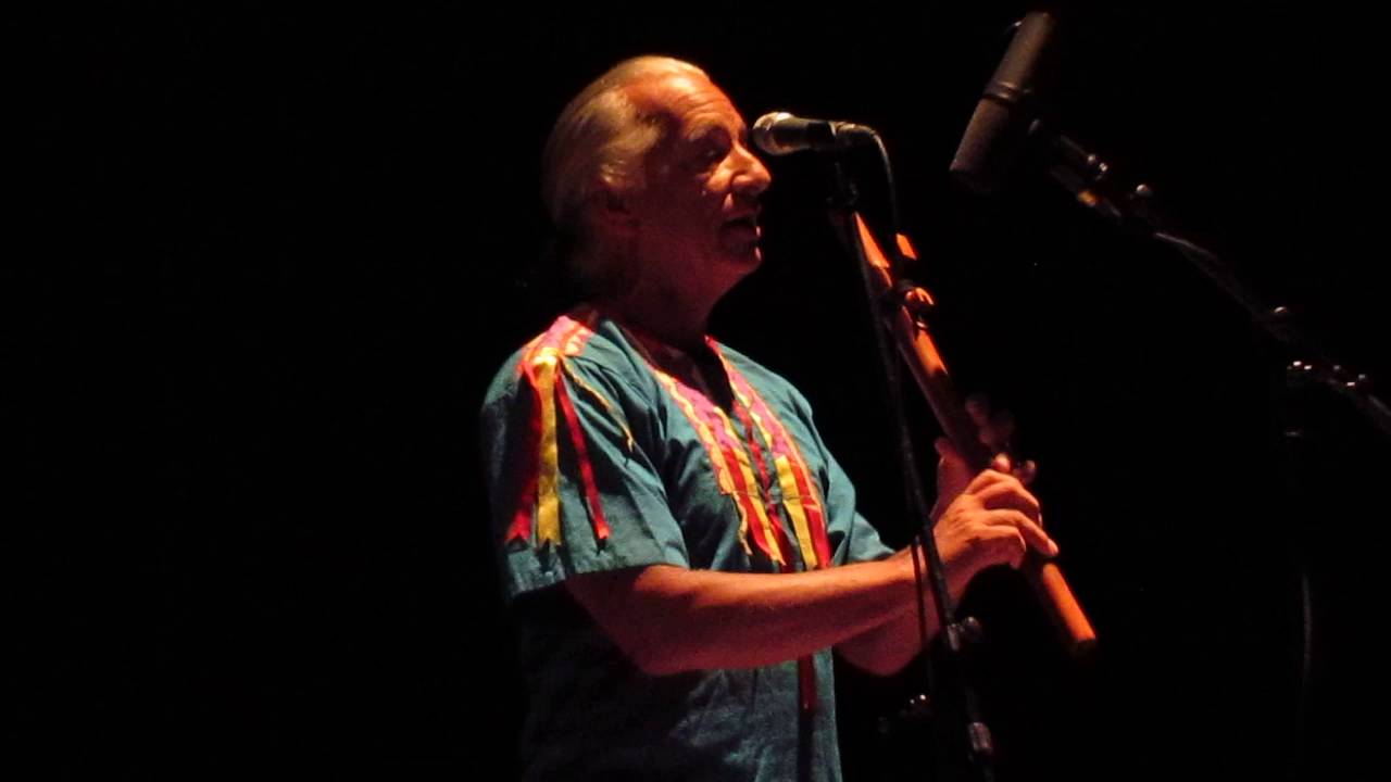 VIDEO 3536 Kevin Locke performs, July 28, 2016, WFS Convention - YouTube