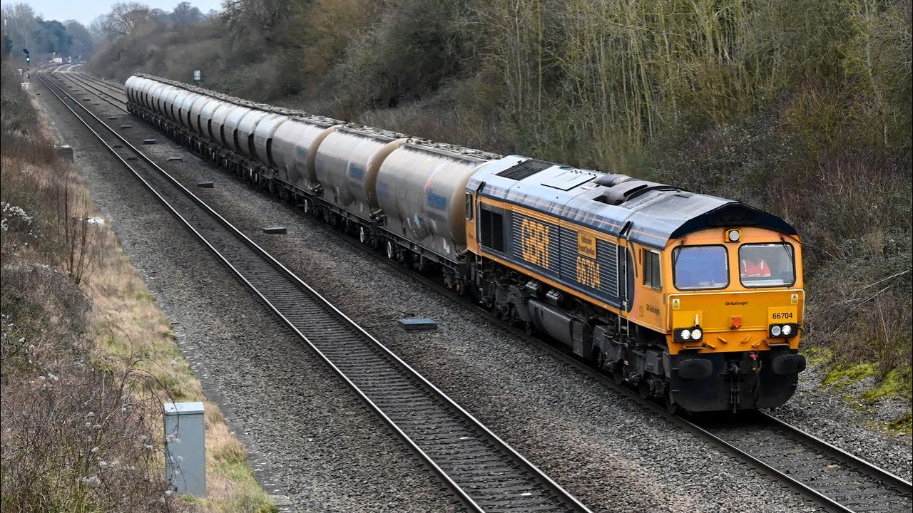 GBRf, GB Railfreight, Class 66, 66704 'Colchester Power Signalbox ...
