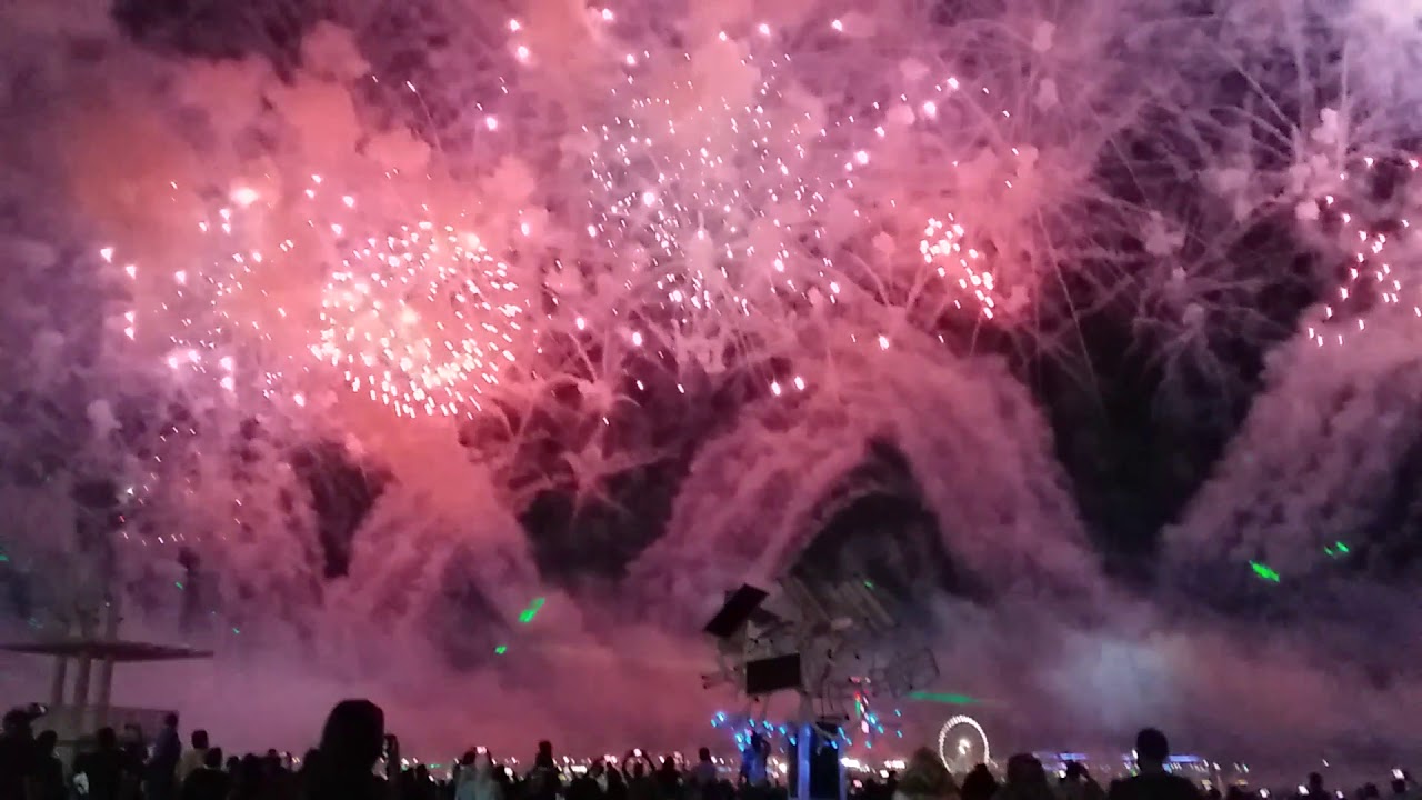 Corniche fireworks - YouTube