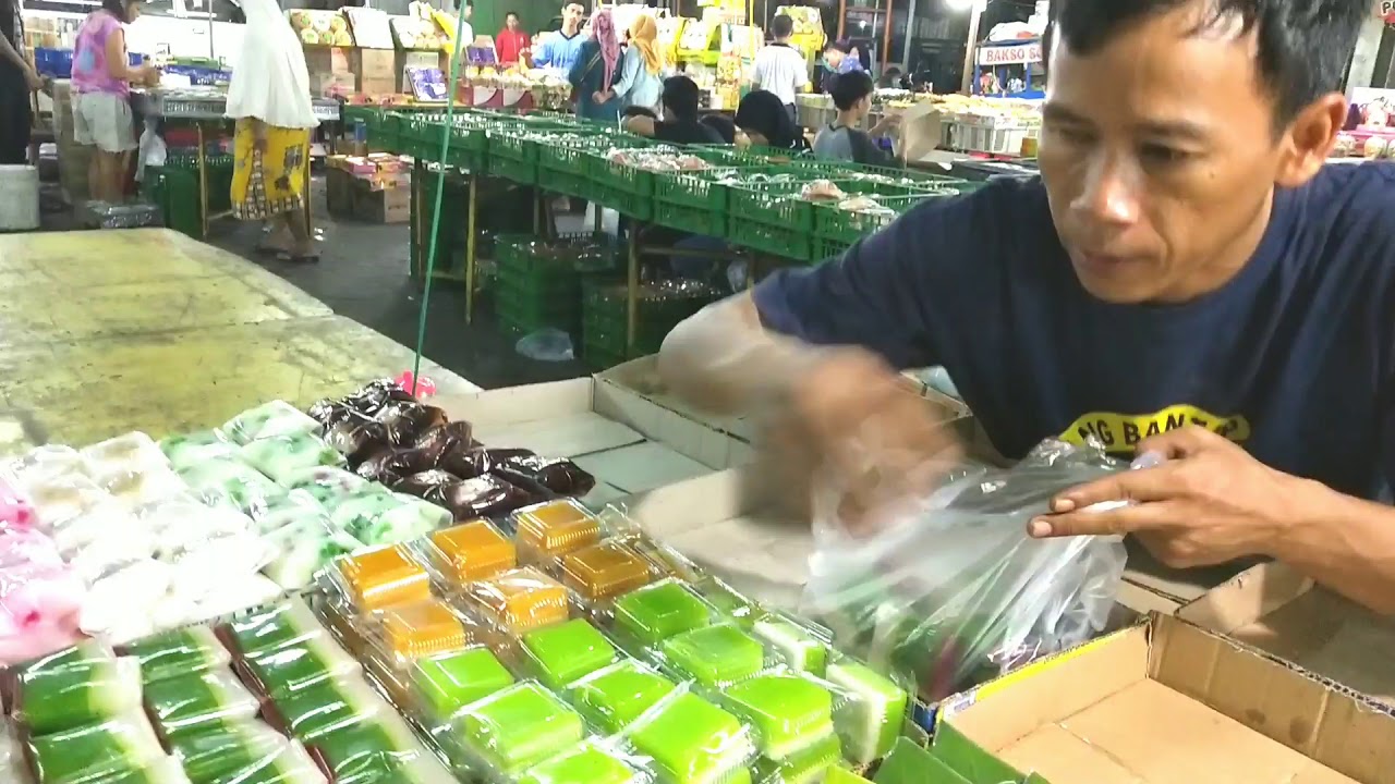 Jajanan Kue Subuh Di Pasar Senen Jakarta Youtube