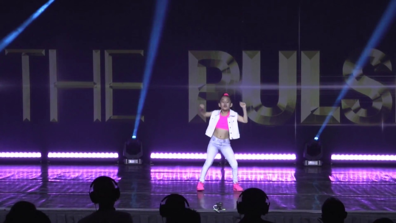 Alysathestar ASTAR remix solo the pulse on tour - YouTube