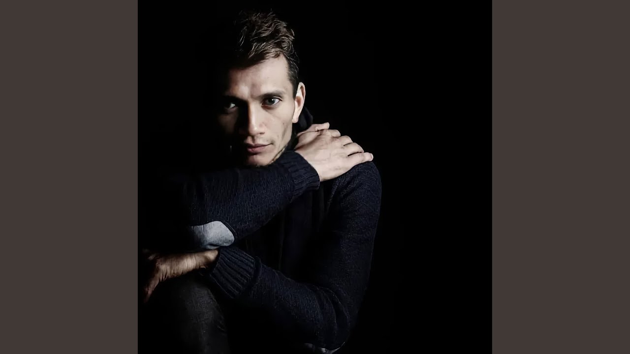 Tundukkan Kepalamu Kawan - YouTube