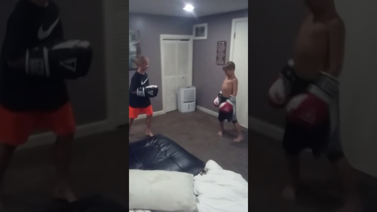 Kids boxing funny - YouTube