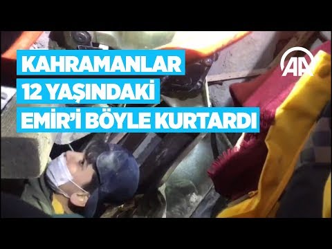 Depremde enkaz altında kalan Mustafa Emir'in kurtarılma görüntüsü