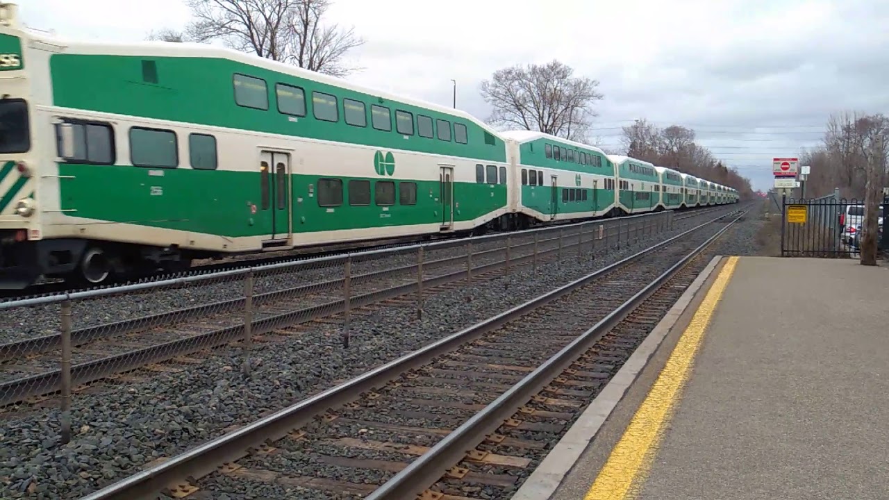 Go Train 606 and 604 Heading to Oakville - YouTube