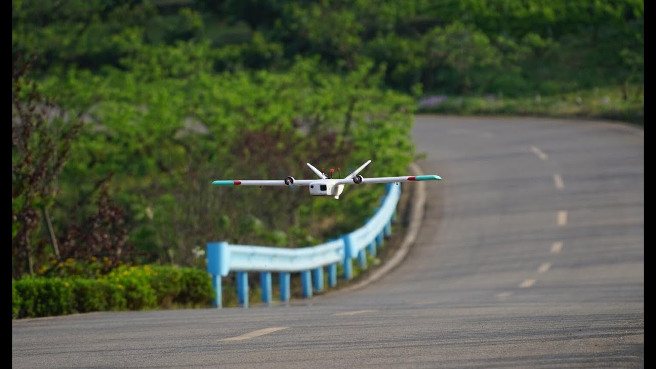 Reptile Dragon 2 FPV formation chase Pull smoke - YouTube