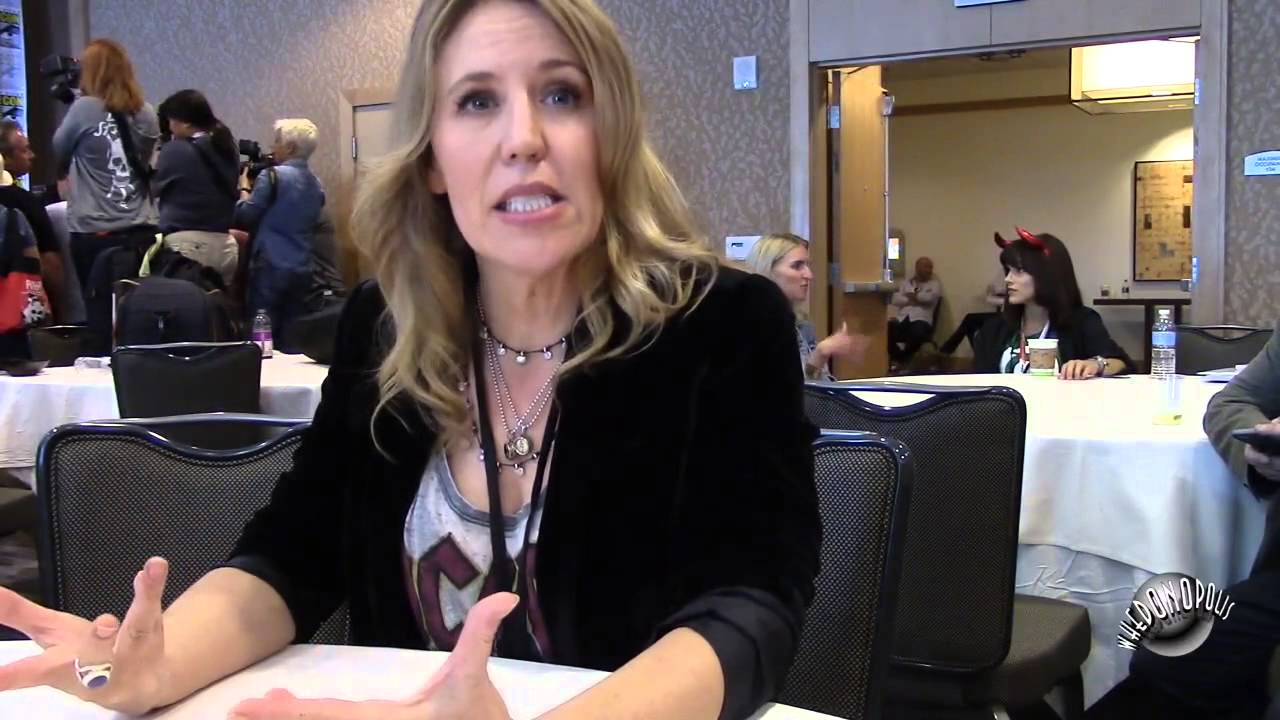 SDCC 2015: Lucifer: Ildy Modrovich (EP) - YouTube