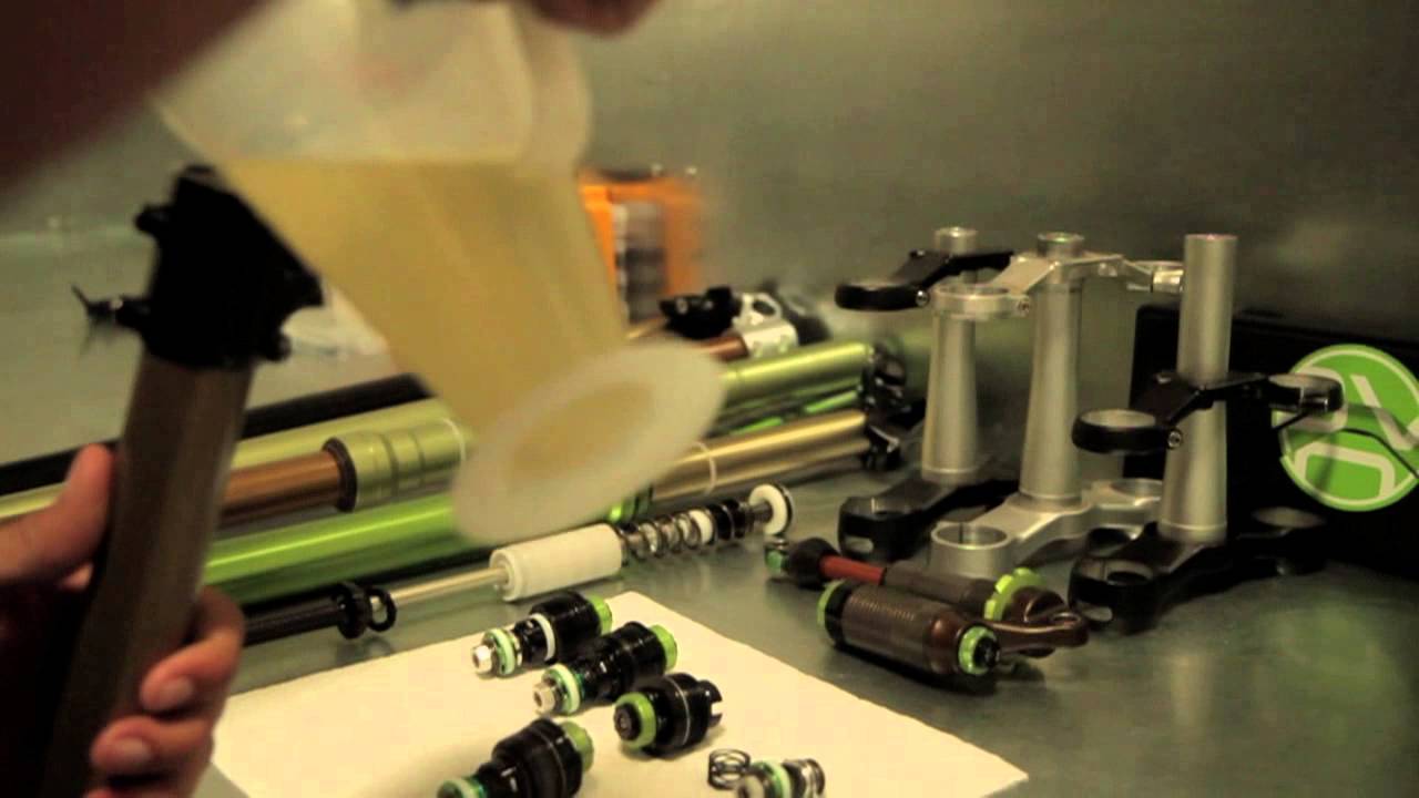 DVO Suspension Emerald DH Fork Oil Levels - YouTube