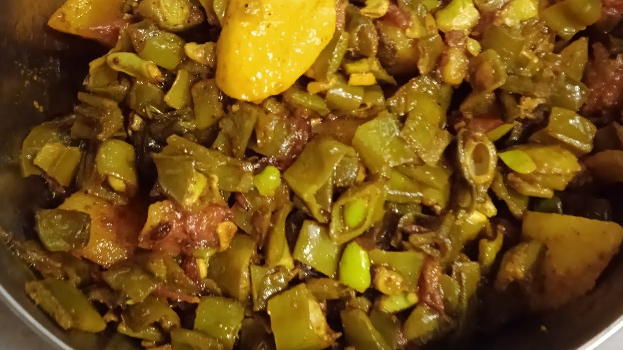 sem aloo ki swadisht sabji /masaledar chatpati aloo sem ki sabji /tasty ...