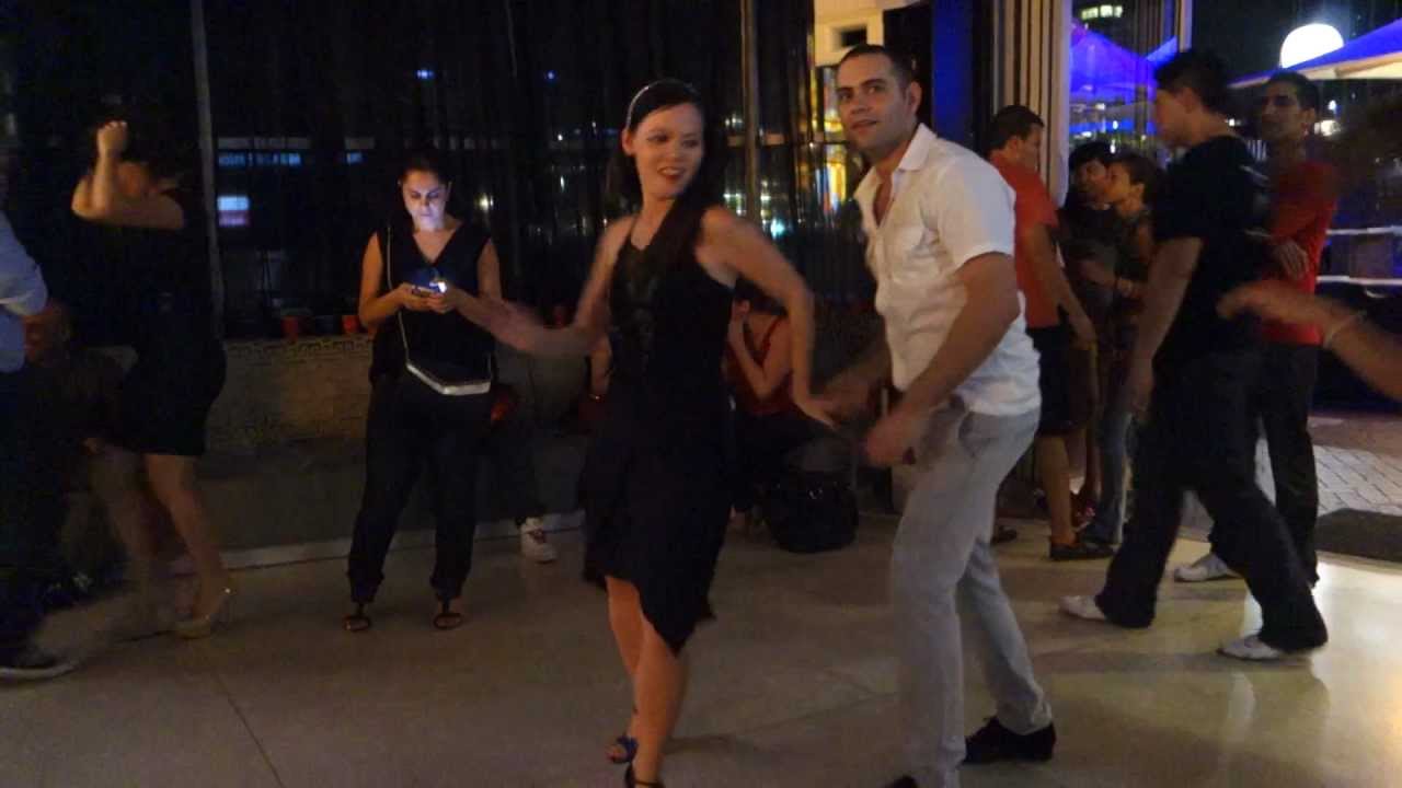 David & Sandy dancing salsa at Cruise Bar, Sydney, March 2013 - YouTube