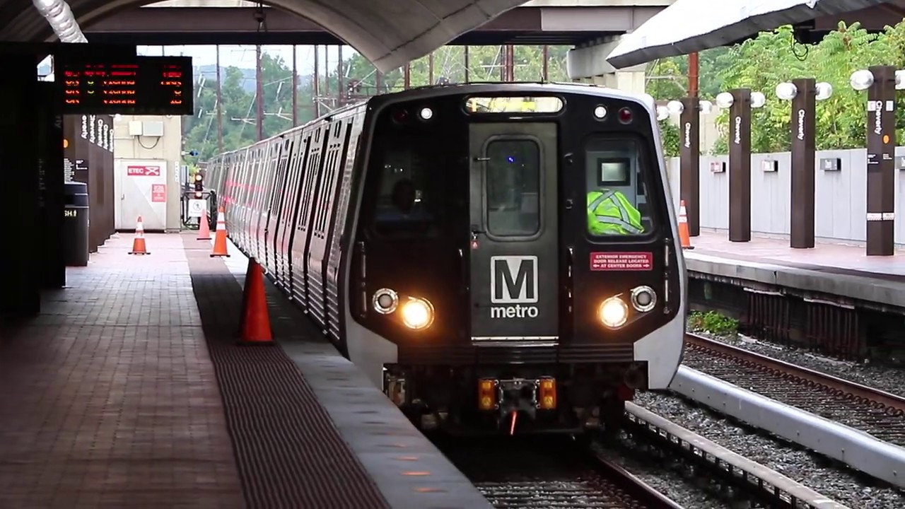 WMATA Metrorail : Vienna-Fairfax Bound Kawasaki 7000 Series Orange Line ...