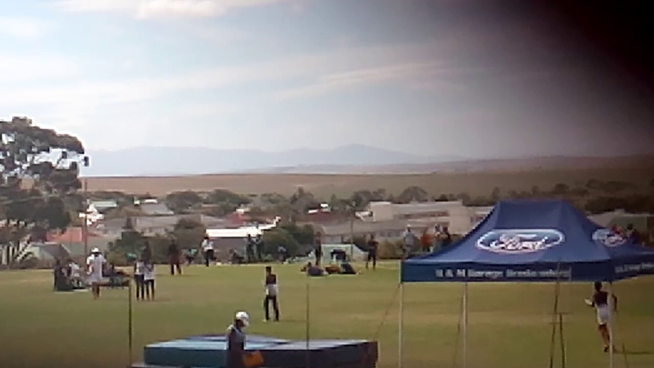 Fastest boy alive in 200m u15 ...21,30 Adrian Swart - YouTube