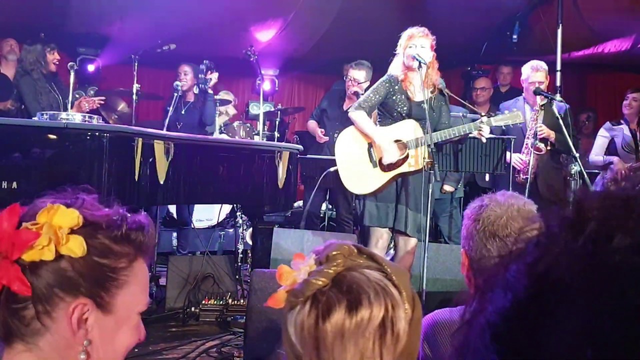 Eddi Reader " Perfect" - YouTube