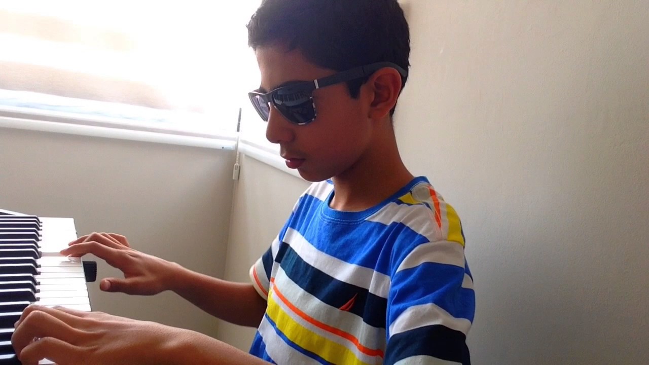 Axel Game over tocando gravity falls 😎 - YouTube