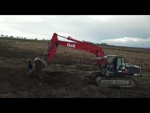 Escavatore O&K RH9 - YouTube
