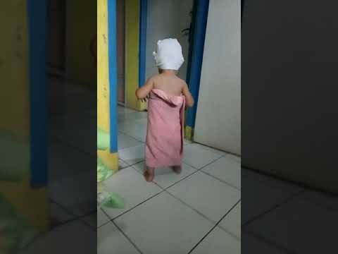 Anak lucu abis mandi 😂😍
