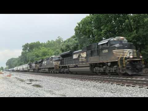 NORFOLK SOUTHERN EMD SD70ACE Southbound Manifest Mix Freight - YouTube