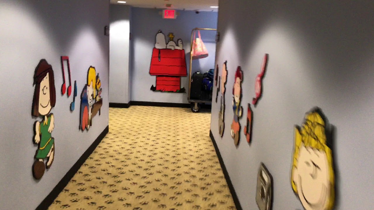Sneak Peak at Knott's Berry Farm Hotel Camp Snoopy Rooms - YouTube