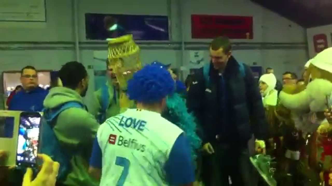 Belfius Mons-Hainaut - Carnaval 2015 - Mons Arena - YouTube