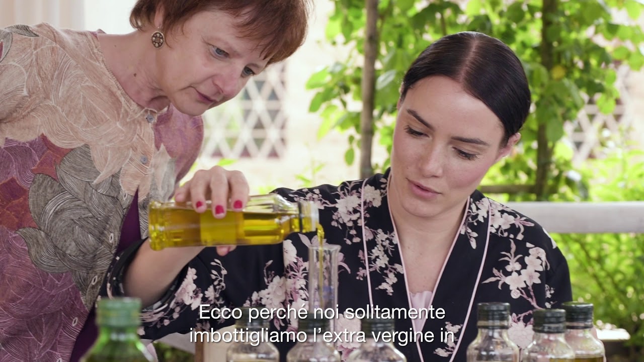 Intervista ad Anna Cane, Master blender Bertolli - YouTube