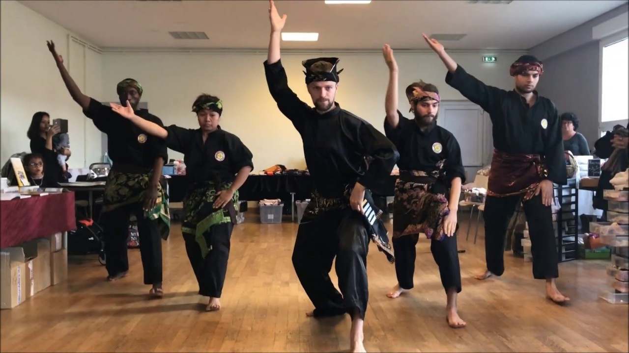 Silat Seni Gayung Fatani Malaysia - Metz - YouTube
