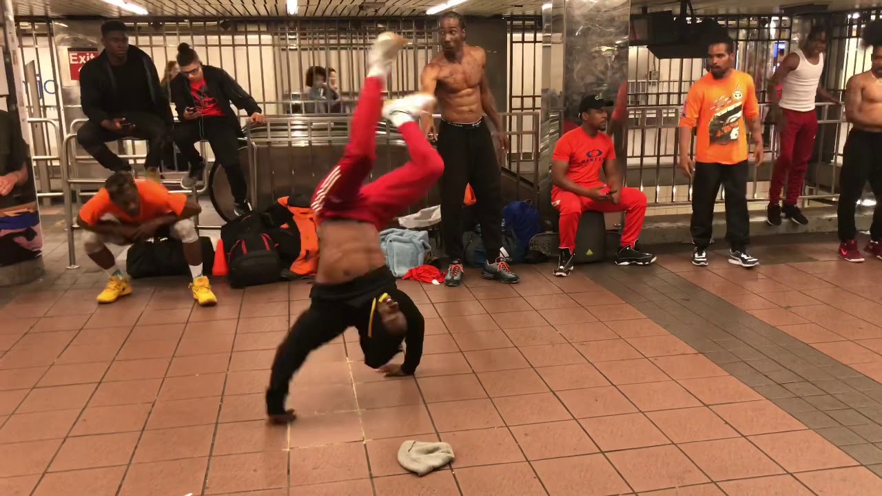 THE INCREDIBLE NEW YORK CITY SUBWAY PERFORMERS (BREAK DANCING & SINGING ...