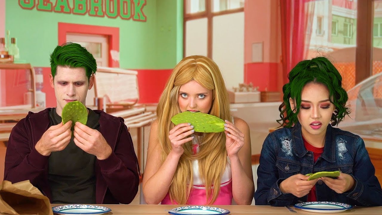 DISNEY ZOMBIES CHALLENGE ZED VS ADDISON VS ELIZA. (With Disney Zombies ...