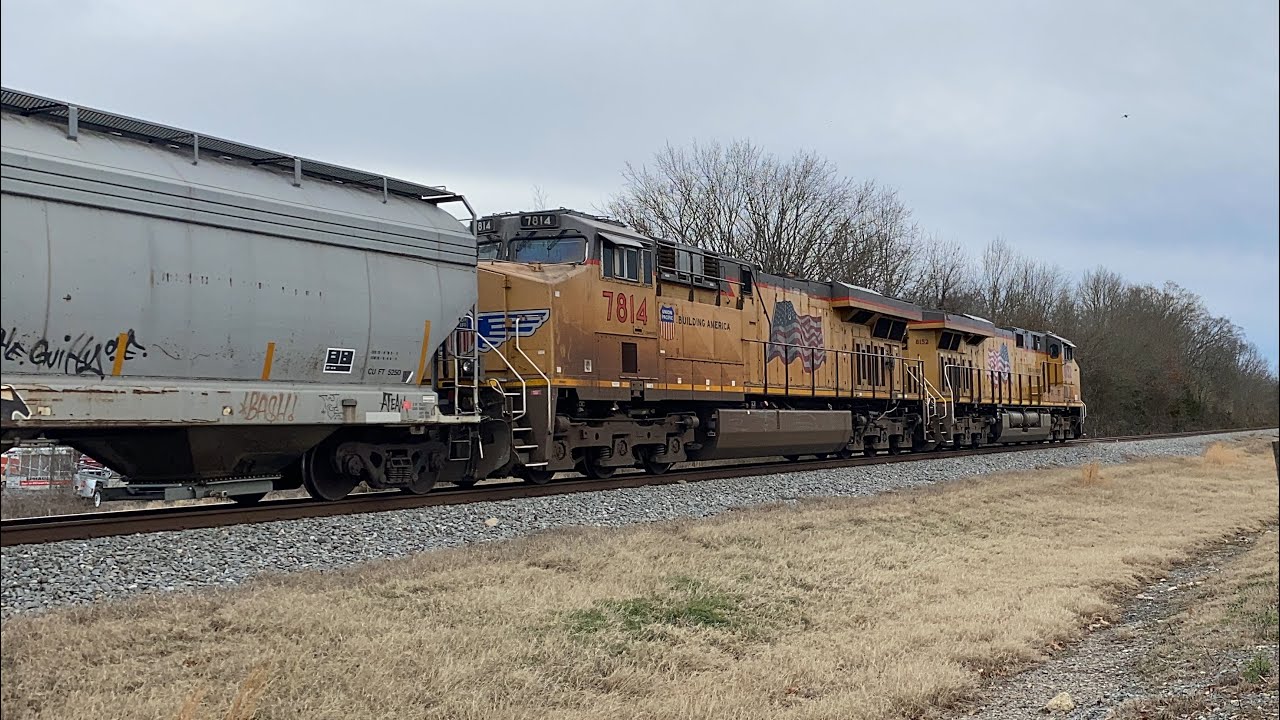 UP 8152 leads a SB grain with a nice K5hl! - YouTube