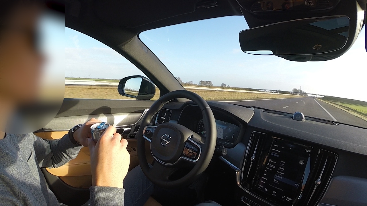 2017 Volvo V90 2.0 D5 Pilot Assist - YouTube