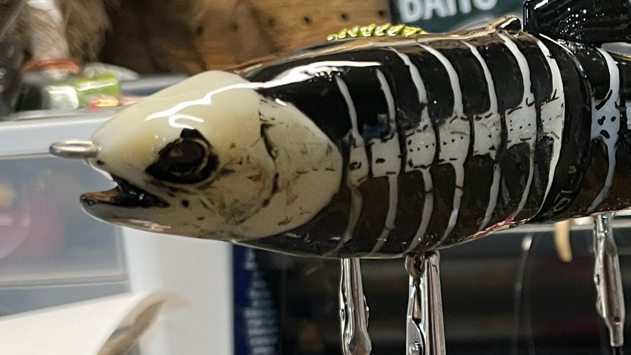 Painting a Skeleton Trout Glide Bait - YouTube