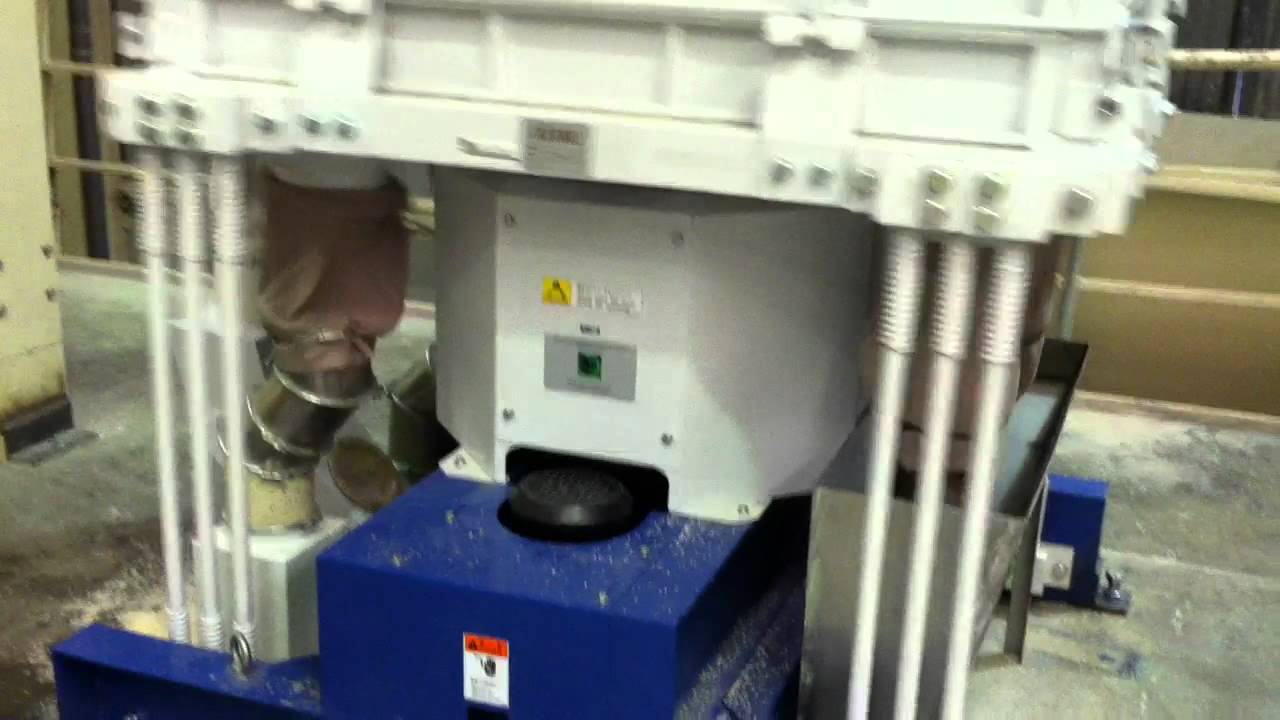 Agromay Pulidora Agua y Plansifter Satake.MOV - YouTube