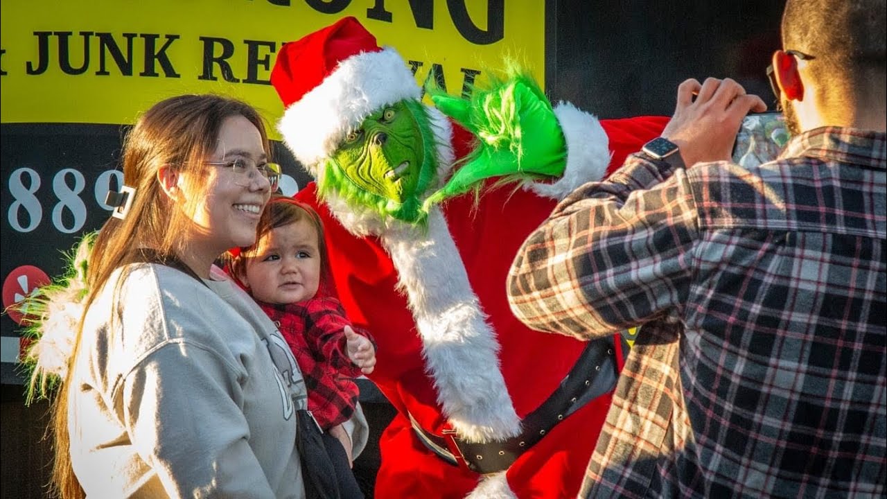 The Grinch Giving Back - YouTube