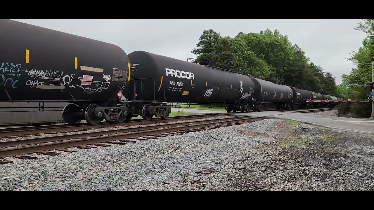 CSX Manifest crossing Dick Beam Rd in Cherryville NC - YouTube