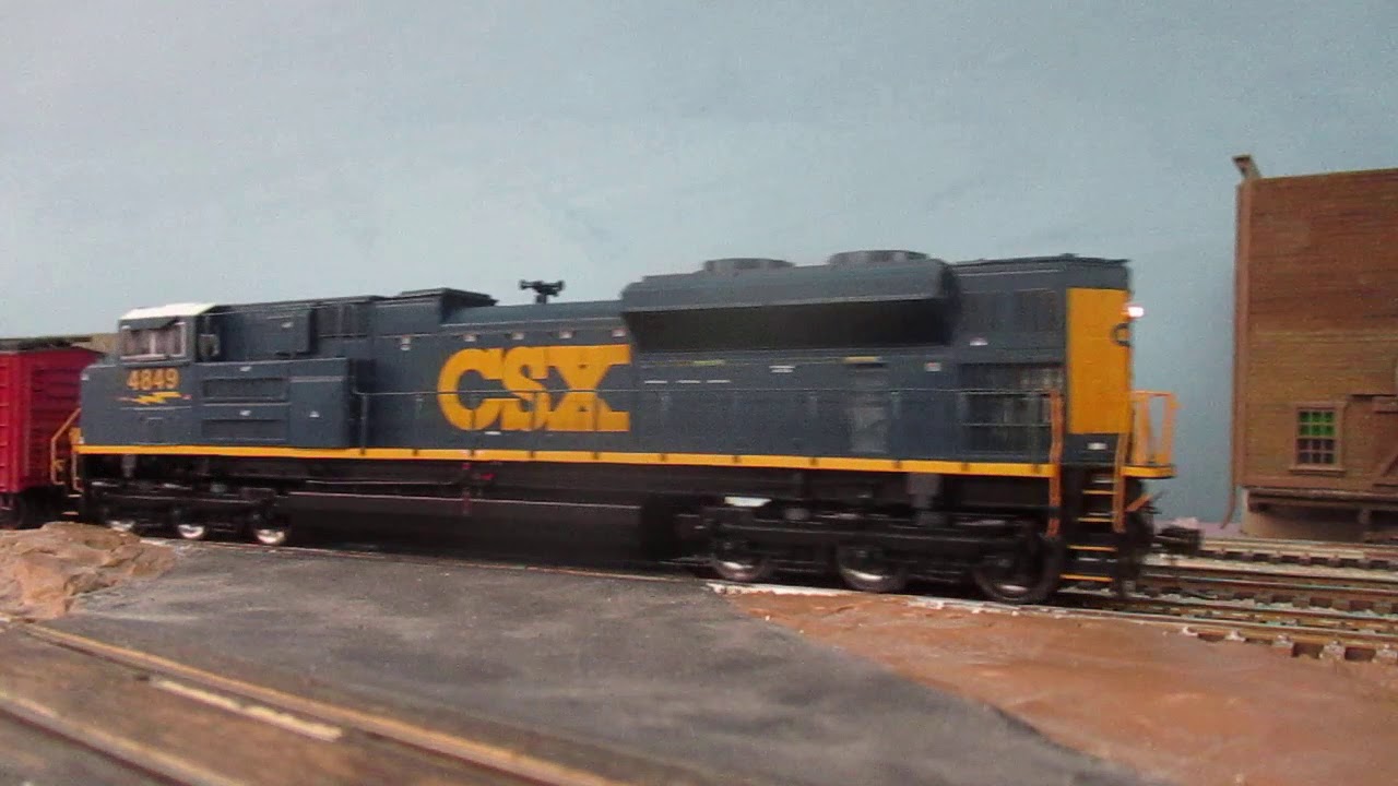 Athearn Genesis HO Scale CSX EMD SD70ACe pulls a Mixed Freight Train at ...