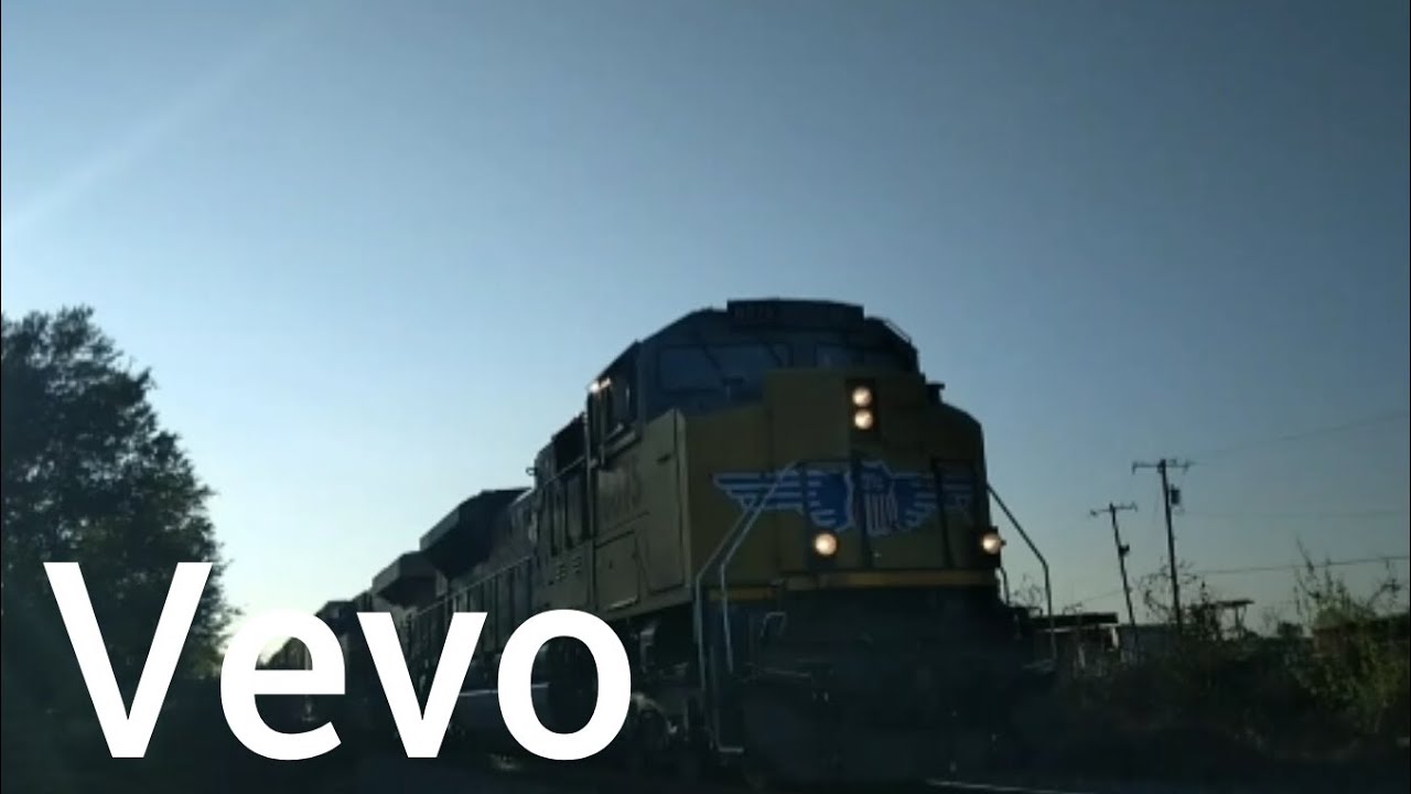 Five Nights at Freddy's: Night 4 Train Music Video - YouTube