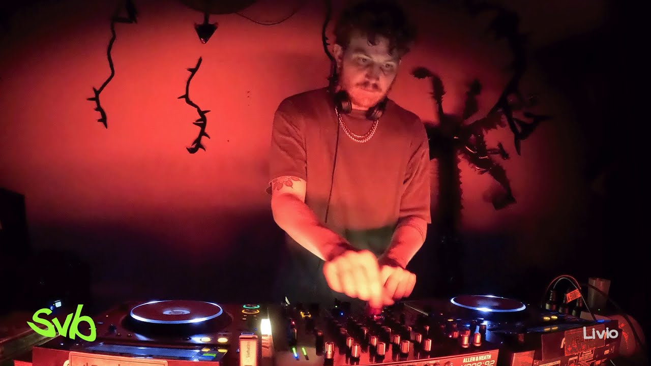 Livio | Techno, Acid, Trance DJ set 𓂅𓂈 - YouTube