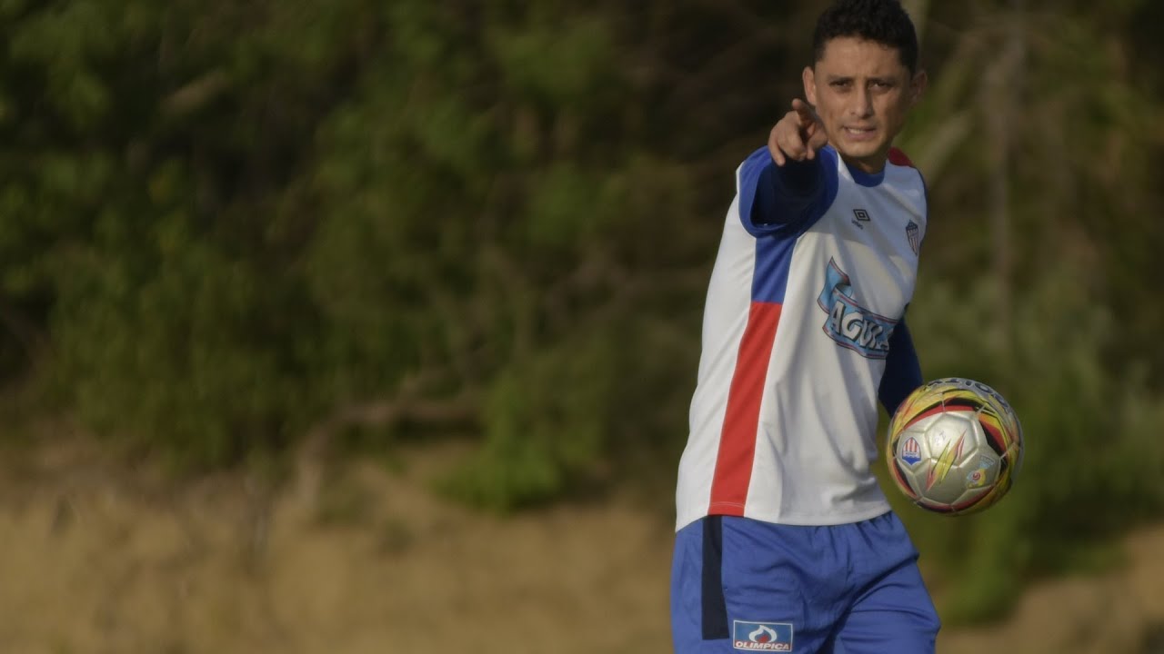 Giovanni y su primer reto con el equipo titular - YouTube