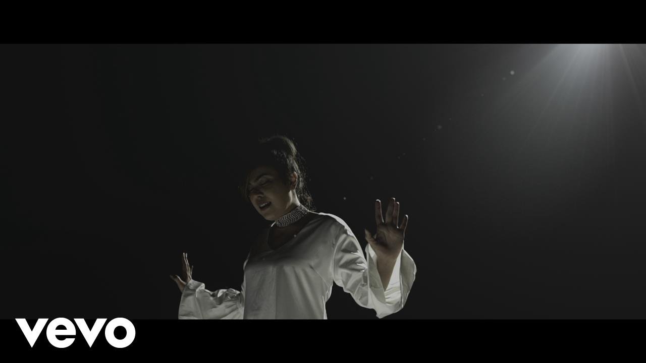 Novita Dewi - Cinta Pura Pura (Official Music Video) - YouTube