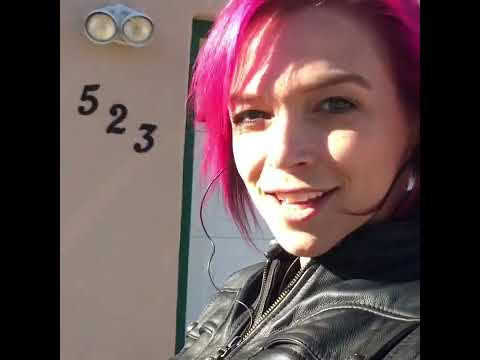 Anne Bell Peaks Riding #harleydavidson  #bikerbabe