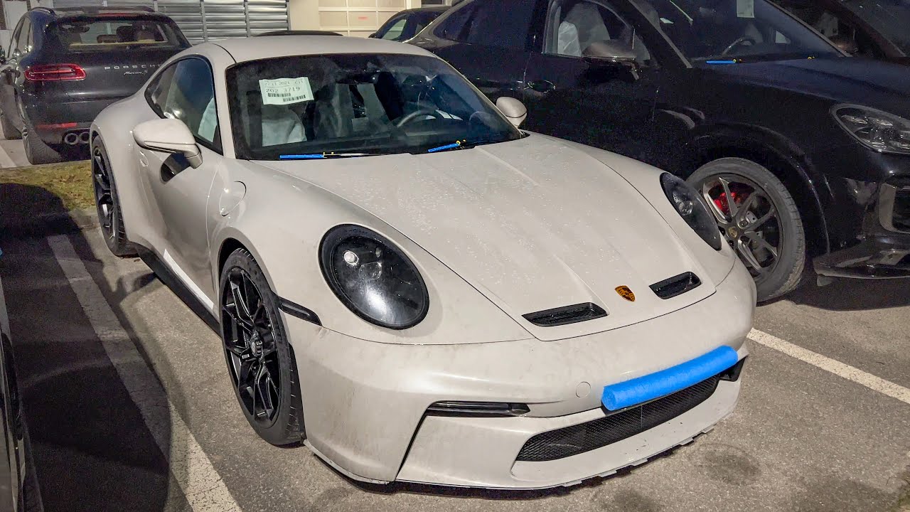 GT3 TOURING (992) 2022: Crayon Color | Detail Overview - YouTube