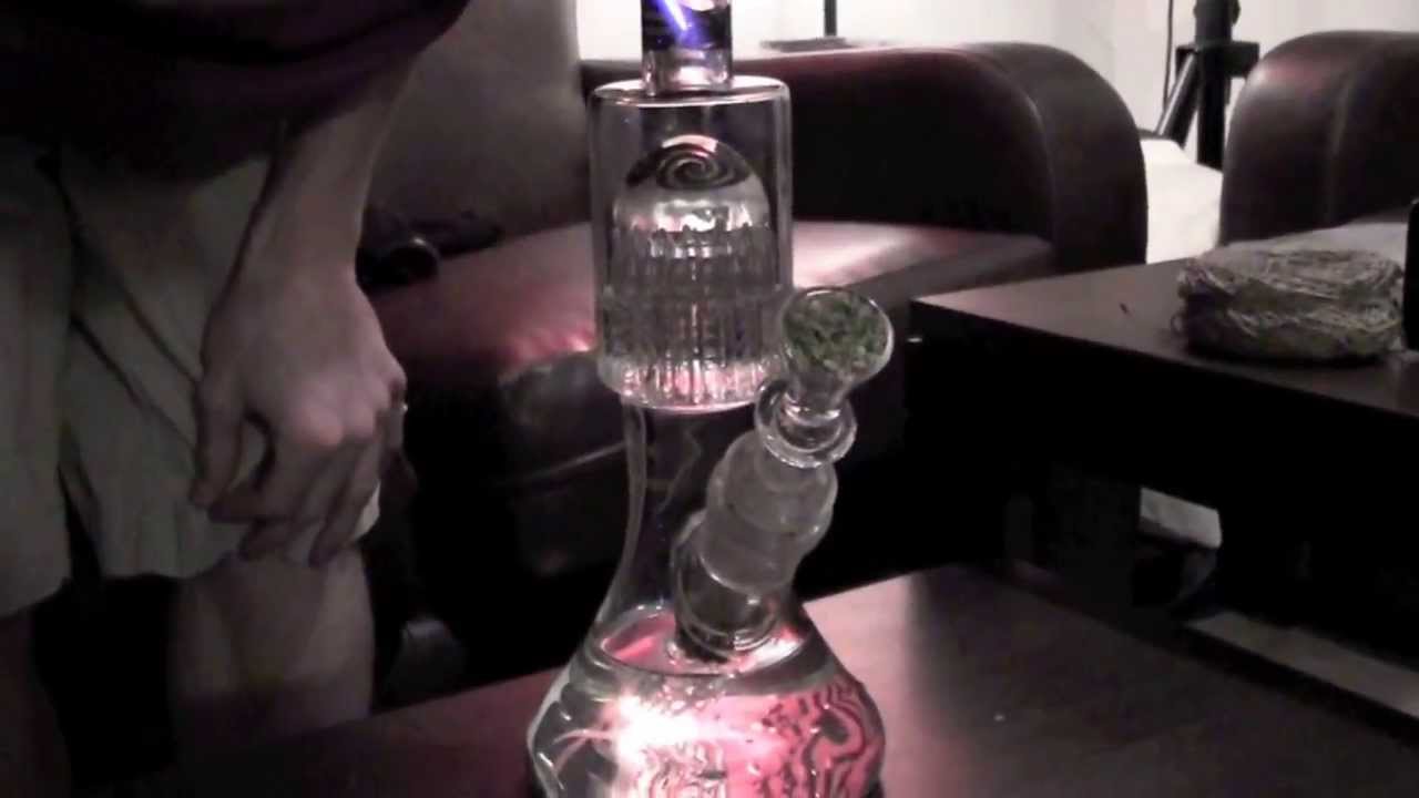 HUGE BONG RIP 1 GRAM OG(almost 1g) - YouTube