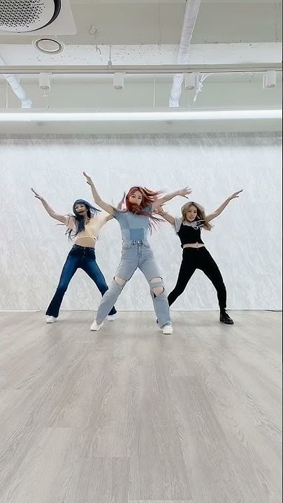 Weeekly Holiday Party Dance Challenge | Monday, Soeun & Zoa - YouTube