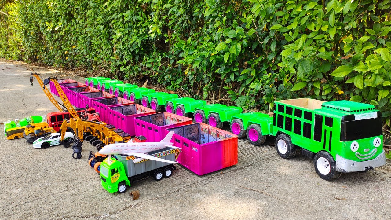 Mobil Truk Tronton Panjang Penuh Mobil Mobilan, Dump Truk, Excavator ...