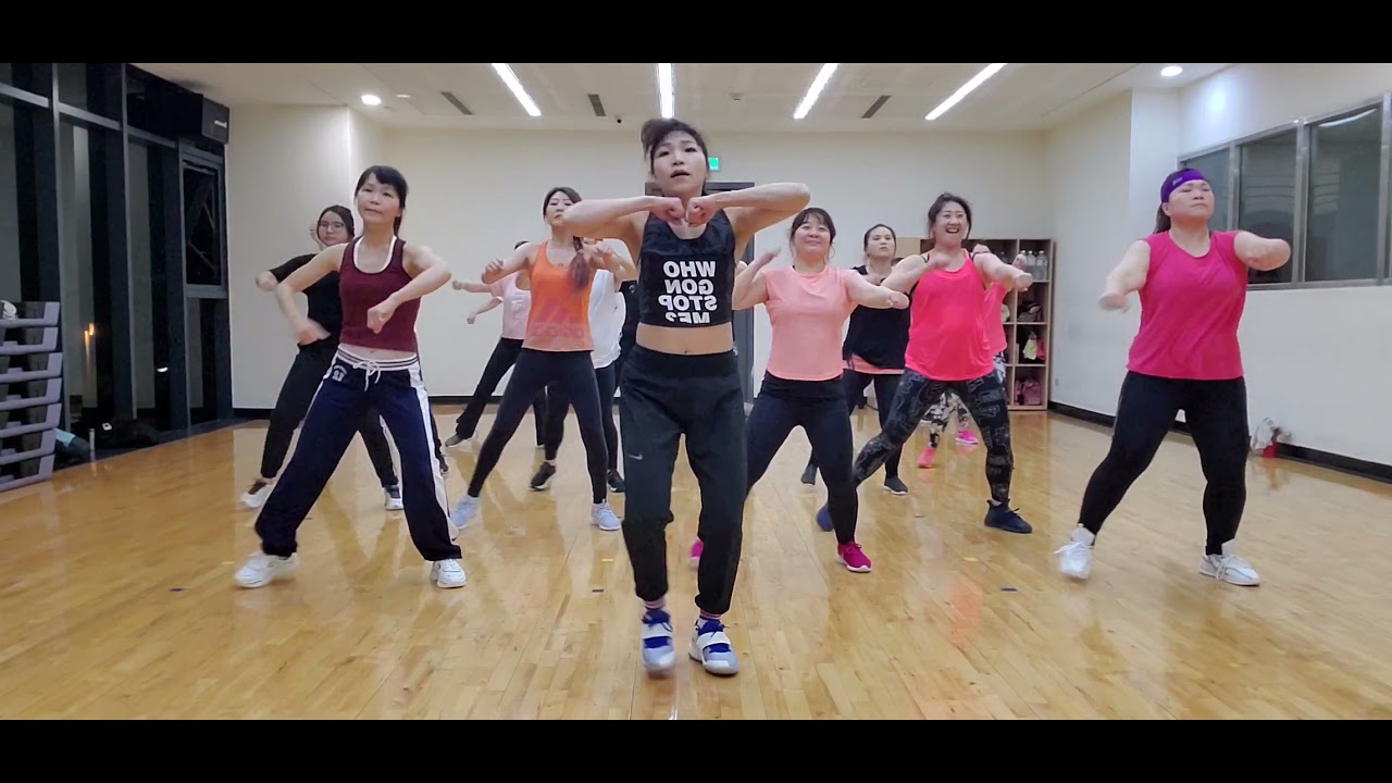 #ZUMBA Pam param pam pam / Pajama Party /Tiktok Vira - YouTube