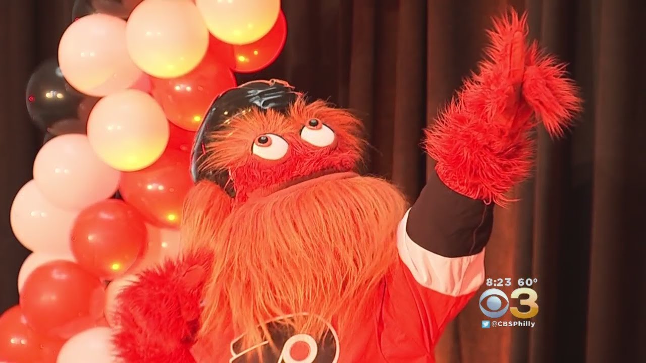 Gritty The Mascot Draws Mixed Reactions From Flyers Fans - YouTube