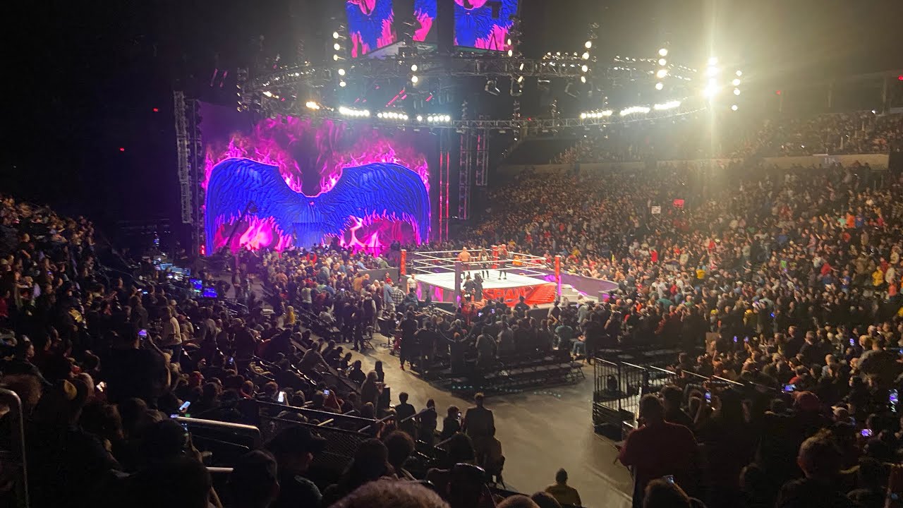 WWE RAW! 10-17-22 (Oklahoma City, OK) *VLOG* w/ @ItsFOEVA - YouTube